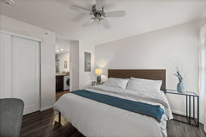 Overland Park Apartment King Bed, Workspace, & Gym - Belton, MO