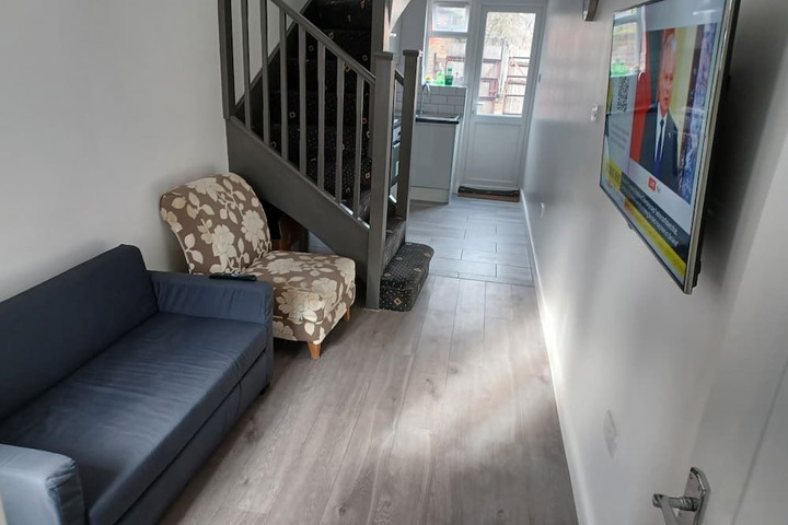 Bethel- A Beautiful 1 Bed House Near Erith Station. Bath,kitchen,lounge,privacy. - Dartford