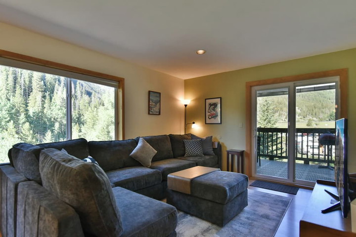 Woodbridge Inn Getaway: Pet Friendly, Mountain Views - Frisco, CO