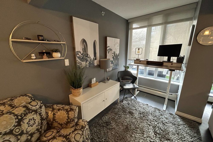 Downtown Oasis | Pool, Hot Tub | Gym |Rooftop Patio | Free Parking | Sleeps 4 - North Vancouver