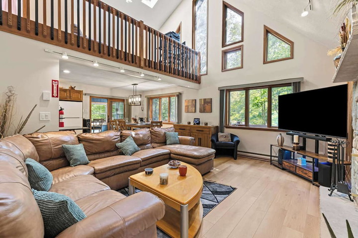 Poconos Lake Retreat - Beach, Kayaks & Outdoor Fun - Lake Wallenpaupack, PA