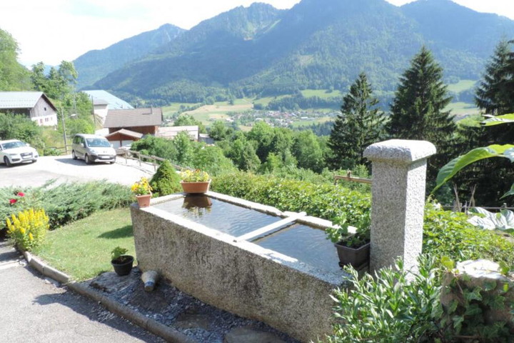 Chalet 'Gîte Chevenoz' Avec Vue Sur Montagne, Terrasse Privée Et Jardin Privé - Évian-les-Bains