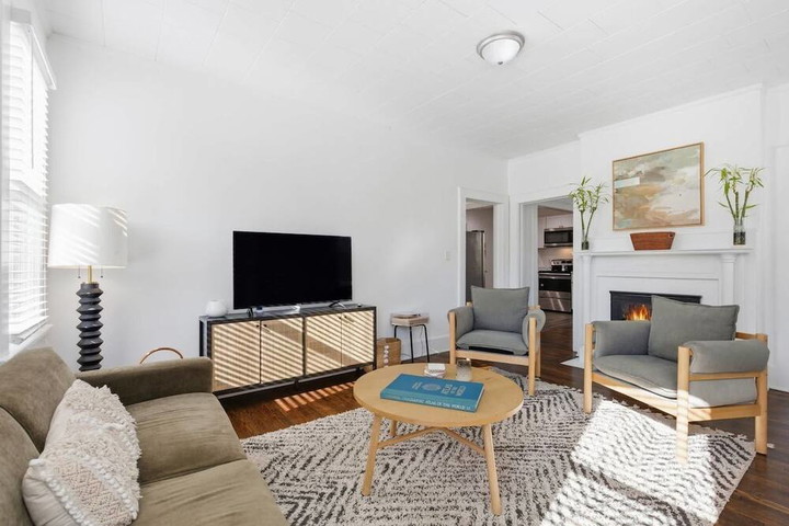 Cozy Cottage Downtown Spartanburg - Sleeps 7 - Spartanburg, SC