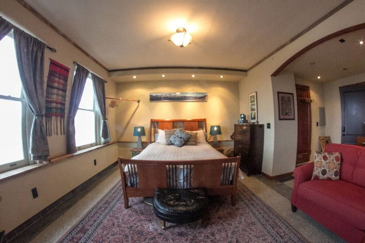 8th Floor Studio In The Historic Wilma - Montana