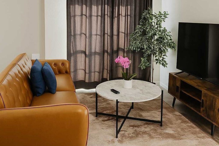 Boulevard Stays Quiet 1br King Suite, Pool Access, Gym - Irving, TX