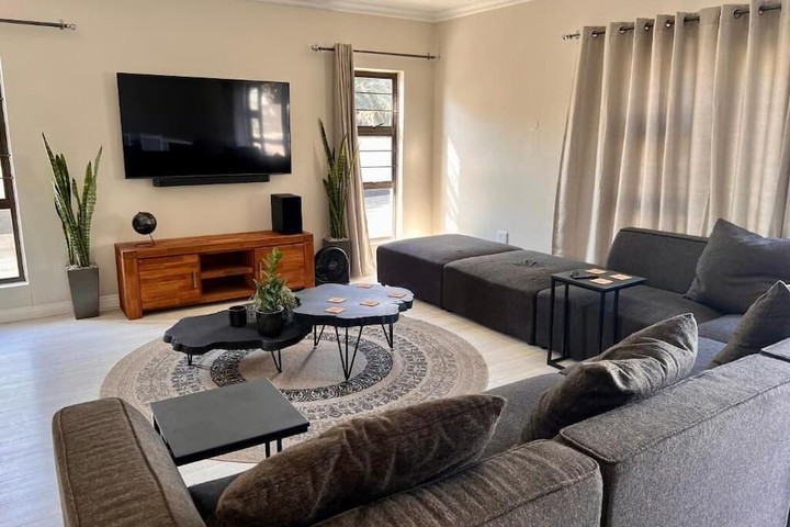 Spacious 6-bedroom House, Full Equipped, In Wonderful Swakopmund With Wifi - Swakopmund
