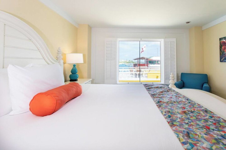Elegant Room For Couples Featuring Stunning Harbor Views And Peaceful Serenity - Christiansted
