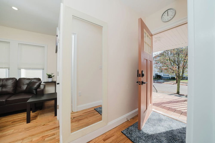 Free Parking & Bright 3br Boston Stay 1st-floor Apt Pet-friendly Near I-93 141 - Newton, MA