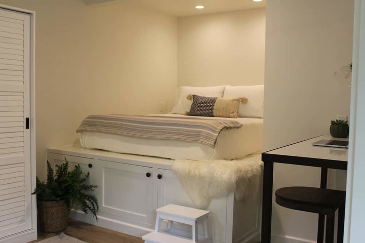 New!! Canyon Retreat W/view.  Walk To Beach And Town - Laguna Beach, CA