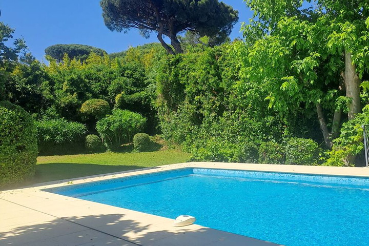 Villa In The Bay Of Saint Tropez With A Private Pool Near The Beach - Sainte-Maxime