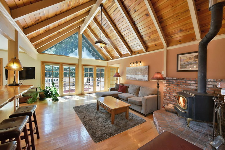 Summit House Managed By Mt. Shasta Vacation Rentals. - Mount Shasta, CA
