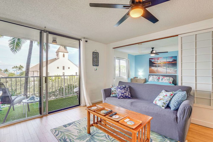 Kailua-kona Condo W/ Balcony: Walk To The Beach! - Kailua-Kona, HI