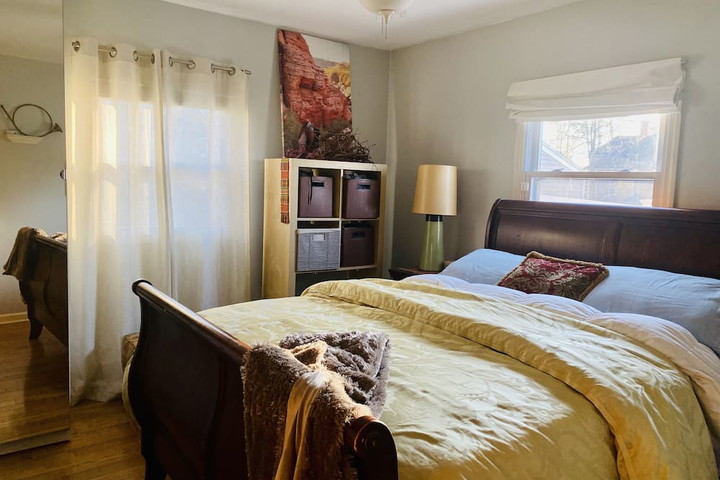 Ranch Style Living At Its Best With Country Garden & Patio! - New Haven, CT