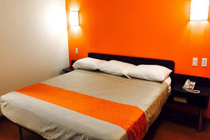 1 King Bed | Non-smoking - Amarillo