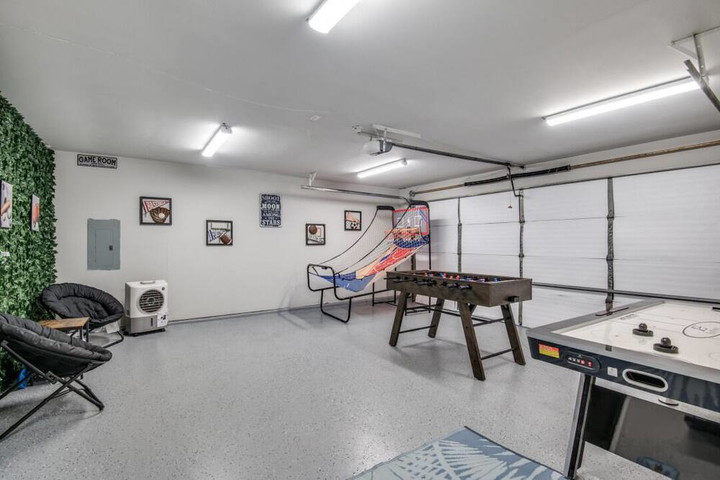 Jacuzzi & Pool House W/game Room + Fire Table Near Grandscape - Carrollton, TX