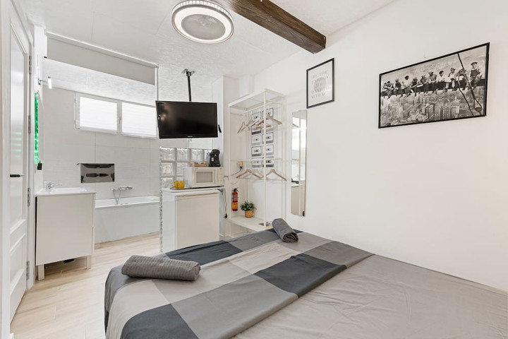 Malaga Jacuzzy Apartment With Wi-fi And Air Conditioning - Málaga