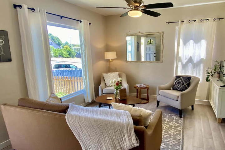 Charming Cottage - Conveniently Located To Cal Poly And  Downtown Slo - San Luis Obispo, CA