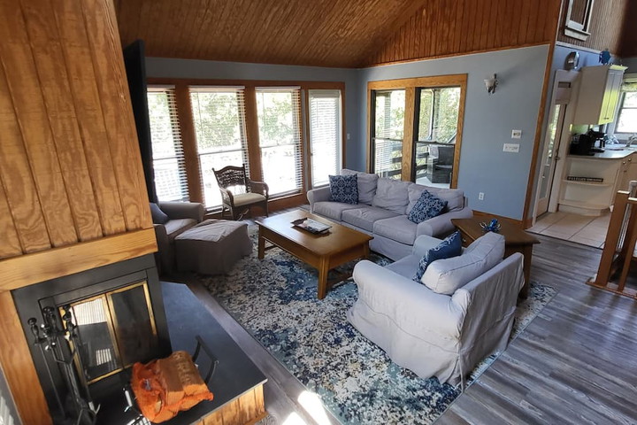 Where The Green Trees Meet The Blue Seas! Short Walk To The Beach & Pet Friendly - Duck, NC