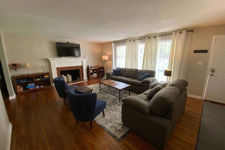 Plymouth · Quiet City Home, 7-8 Min To Downtown Knox - Knoxville, TN