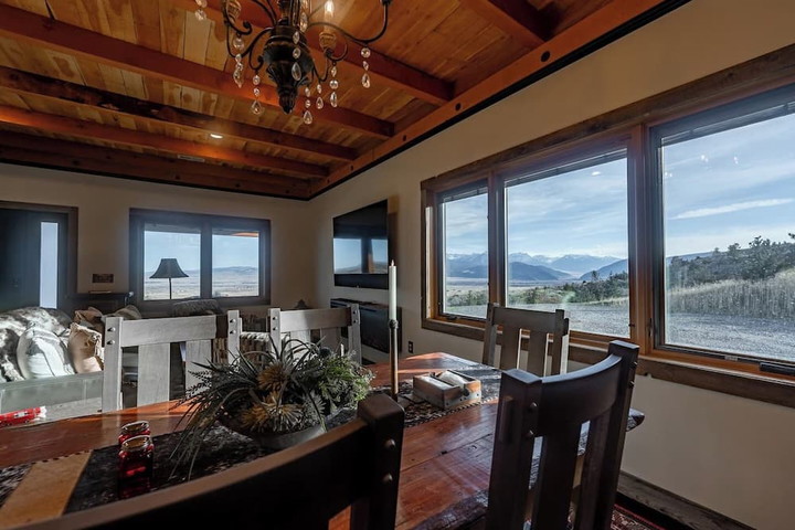 Soaring Eagle Guest Cabin: Epic Views In Big Sky Country - Livingston, MT