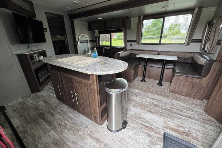 Haven On Wheels- Cozy Travel Trailer Getaway In Nature - Michigan