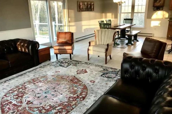 Beautiful, Spacious, 5 Acre Hudson Valley Family Retreat - Poughkeepsie, NY