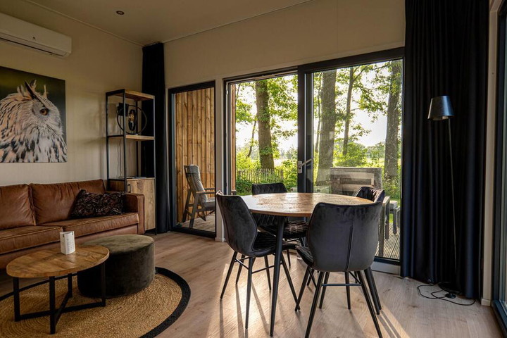 The Forest Lodge Royal For 2 Guests With Private Sauna And Fenced Dog Area. Quietly Located In The Forest, Ideal For A Holiday With Your Dog. - Winterswijk