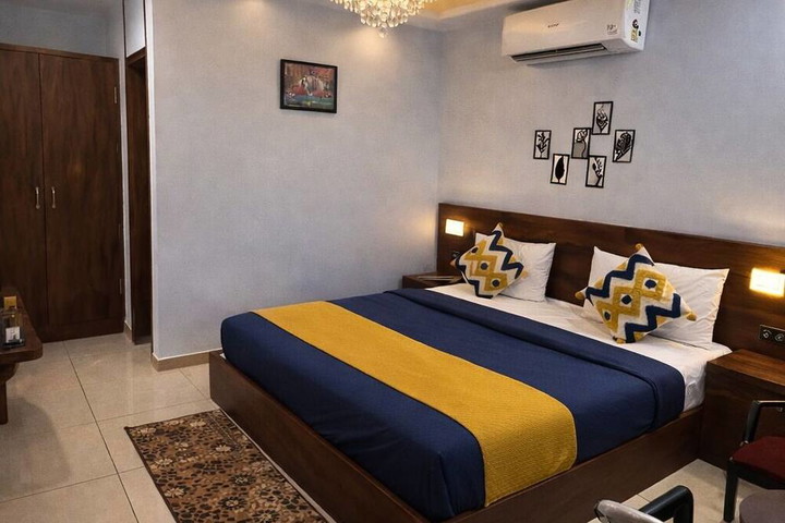 Lovely 10-bedroom Hotel With Ac In Vibrant Jaipur - Jaipur