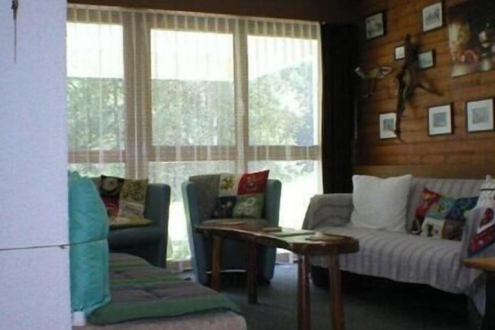 3-room Apartment For 4 Persons : Living Room - Kitchen With Filtercoffeemachine - 1 Room With 2 Beds - Grimentz