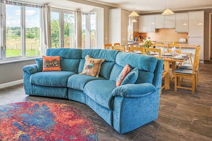 4 Bedroom Accommodation In Carlton Colville, Near Lowestoft - Lowestoft