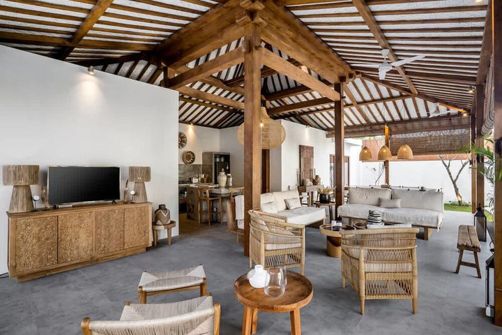 Poolside Sanctuary 5bd Villa Near Seminyak Beach - Seminyak