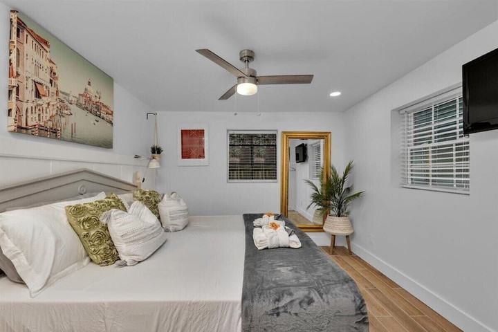 1 Bedroom, 1 Bathroom Sleeps Max 4 Guests With The Sleeping Arrangements Being A King Bed And Futon That Sleeps 2 - Augusta, GA
