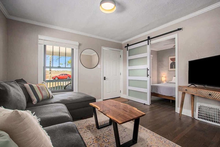 Stay In Waldo_work Desk_3br_relax_walking Trail - Kansas City, MO