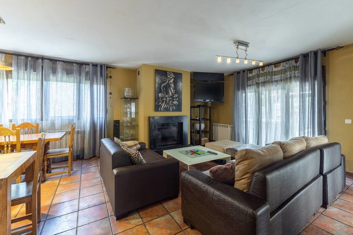 Casa De Vacaciones 'El Berrueco' Con Vistas A La Montaña, Piscina Privada Y Wi-fi - El Berrueco