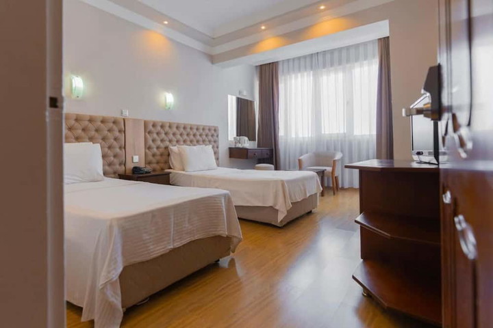 Sea And Mountain Views, Prime Location Near Casino,unbeatable Stay - Girne