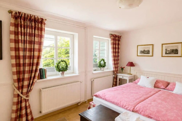 Double Room For 2 Guests With 12m² In Schleswig (183553) - Schleswig
