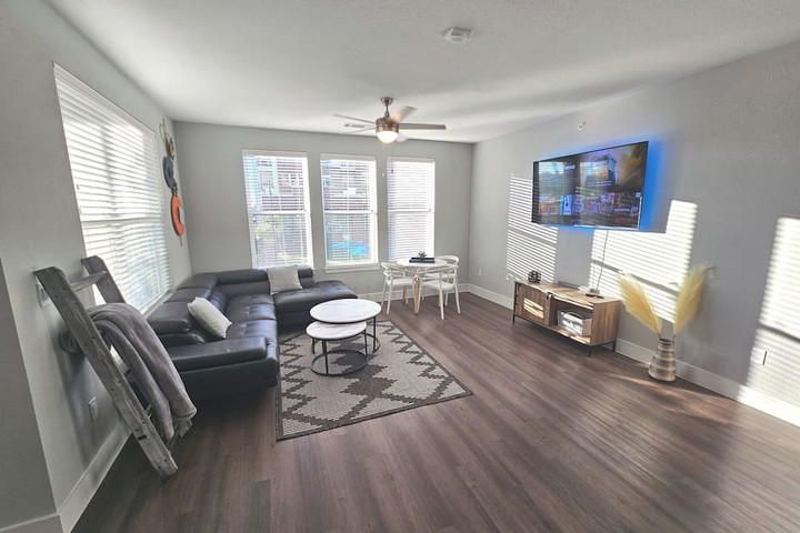 Lux 2 Bedroom King+twin Trundle Room, Pool Views - Lewisville, TX