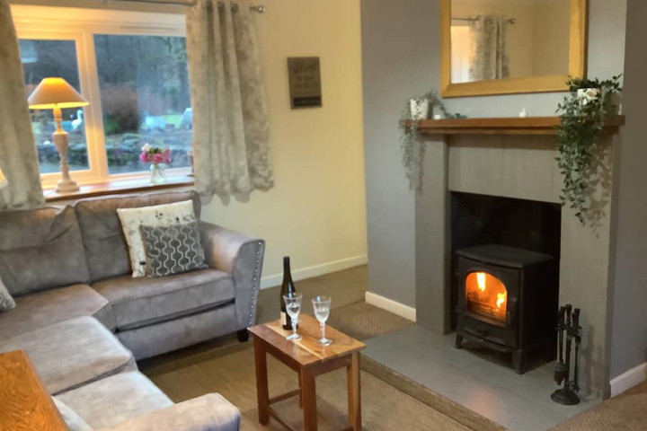 Inverherive Cottage  Sleeps 5 Close To The West Highland Way - Loch Lomond