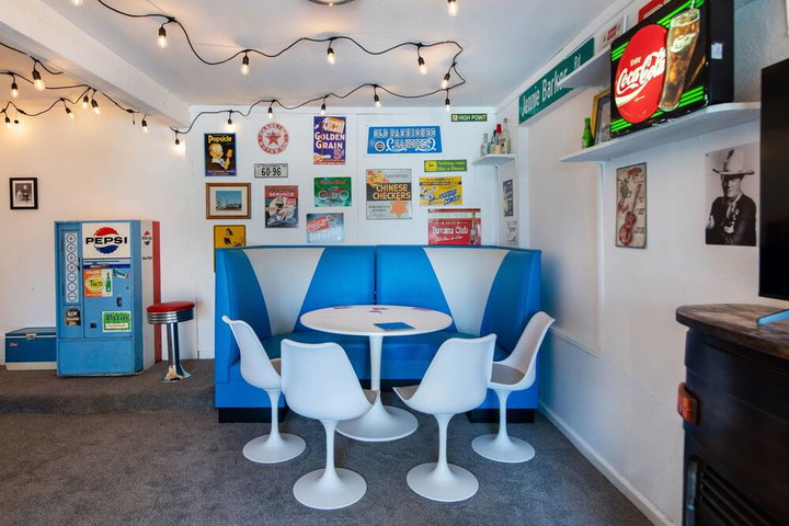 Mid-century Modern Home - Hot Tub And Game Room - Denver, CO