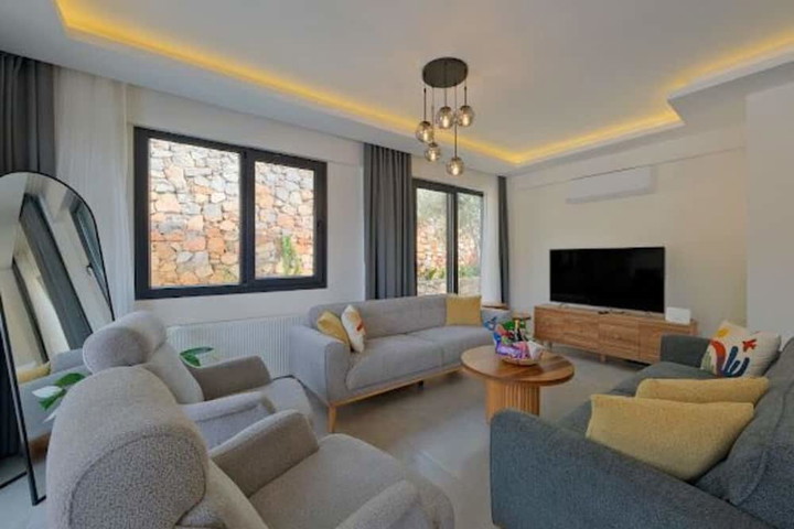 Tranquil 3-bedroom Villa With Ac In Beautiful Fethiye - Ölüdeniz