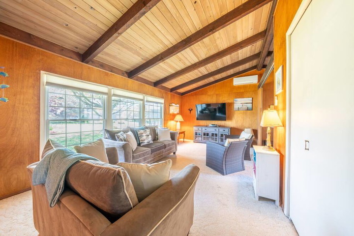 Montauk Beach Retreat  3br, Steps To Beach, Bbq, Patio & Outdoor Shower - Montauk, NY