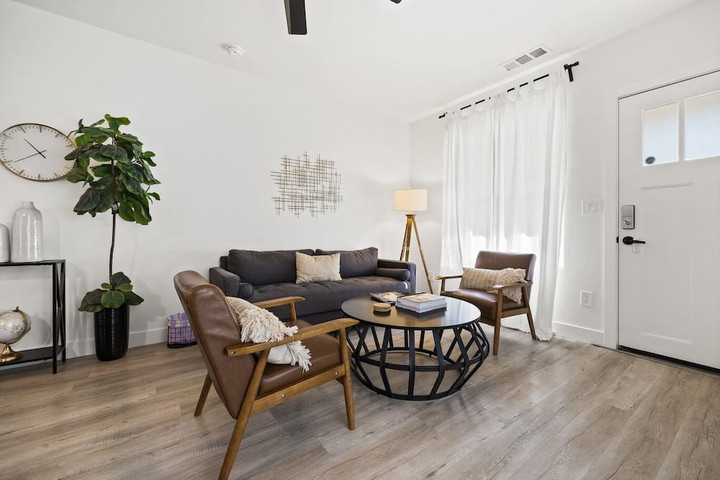 2br Urban Retreat W/ Netflix & Laundry, Near Dt Sac - 새크라멘토