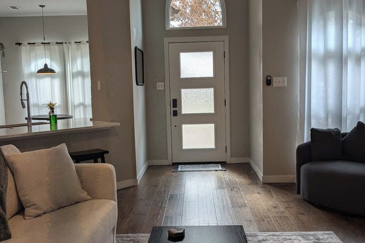 Five Star Ratings! Pet Friendly! Lovely Rockwall Home Near The Harbor! ️ - Garland, TX