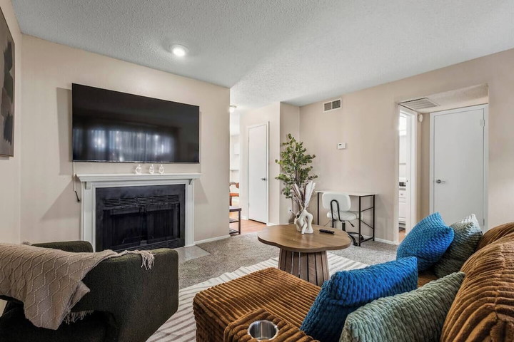 Modern 1br Pool , Gym , 10 Mins To Fifa At&t Stadium, Six Flags, Dfw Airport - Grand Prairie, TX