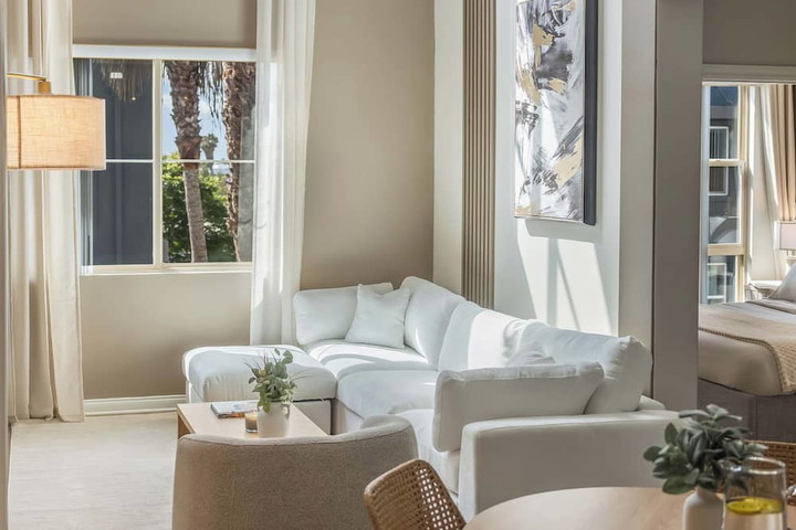 Casa Santorini - Luxury 3br W/ King Bed, Gym, Pool - Orange, CA