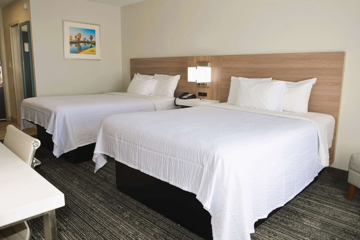 Stay Near Foley Sports Complex - 1.21 Mi | 3 Units W/ Parking & Breakfast! - Foley, AL