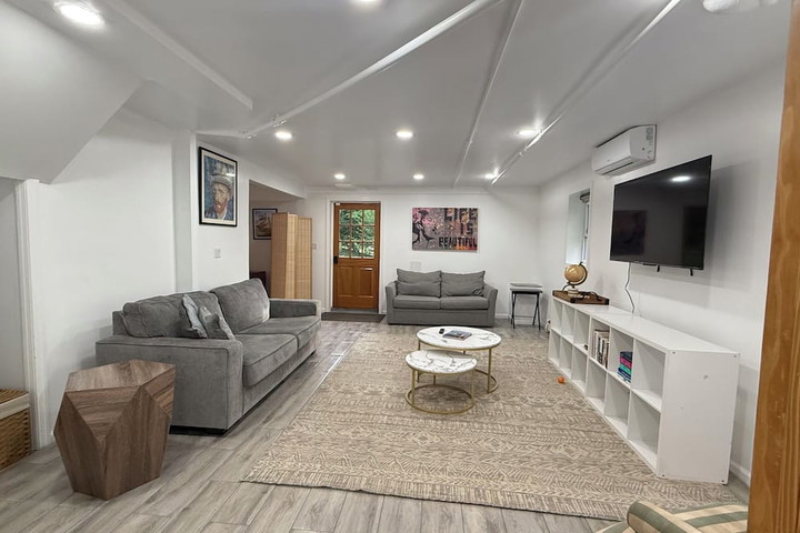 Garden Loft With Patios & Green Space · Westchester Retreat - White Plains, NY