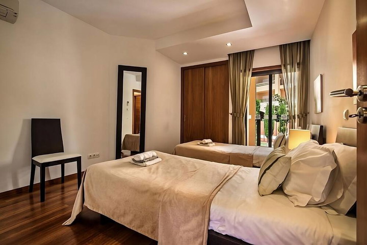Rare Find! Comfortable 1br Unit Close To Luz Beach! Full Kitchen, Swimming Pools - Praia da Luz