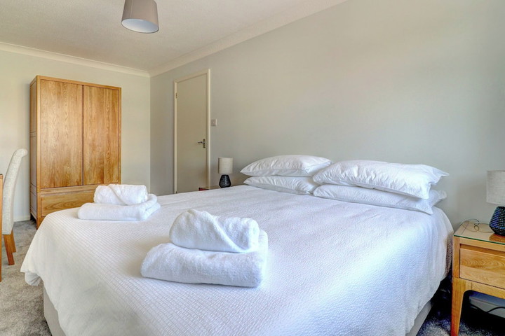 3 Bedroom Accommodation In Seaford - Seaford