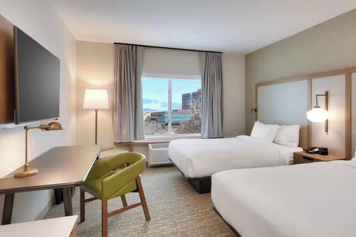 3 Serene Stays W/ Free Breakfast & Pool Access | Near To Red Rocks & Attraction - Lakewood, CO